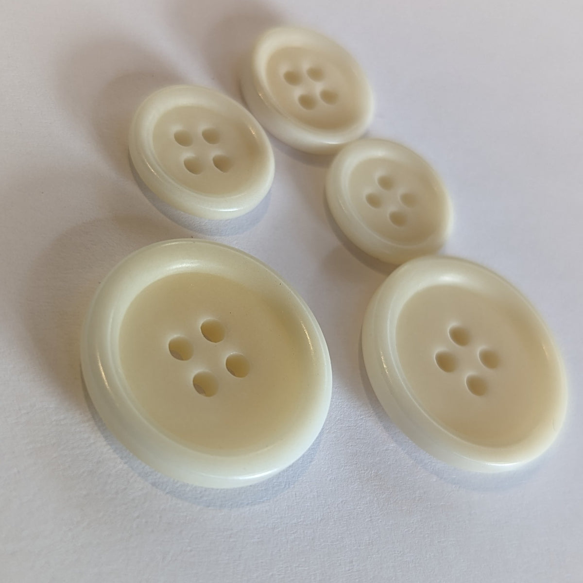 Natural / Corozo / 4 Hole – Buttonmania