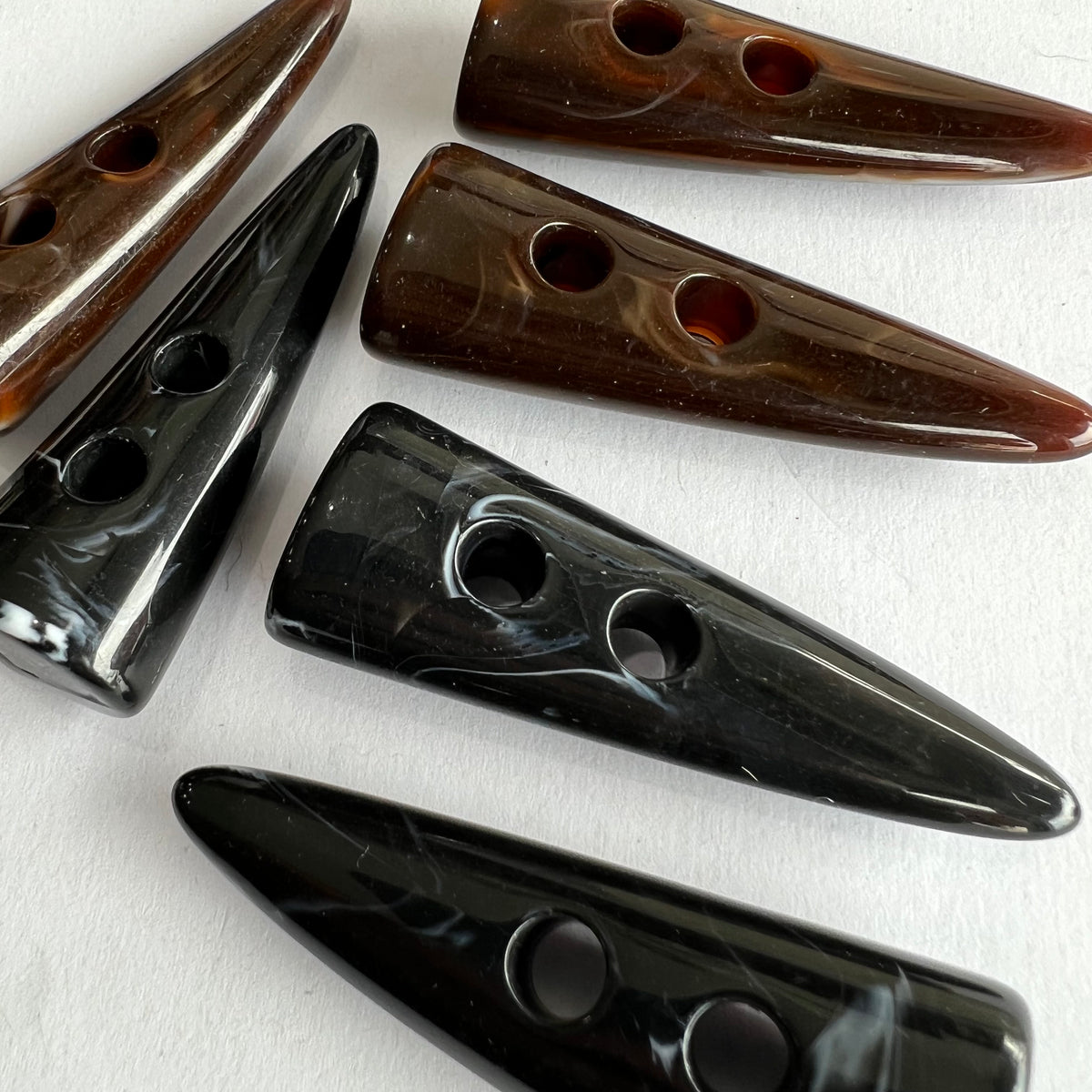 Tooth Toggle / Polyester – Buttonmania