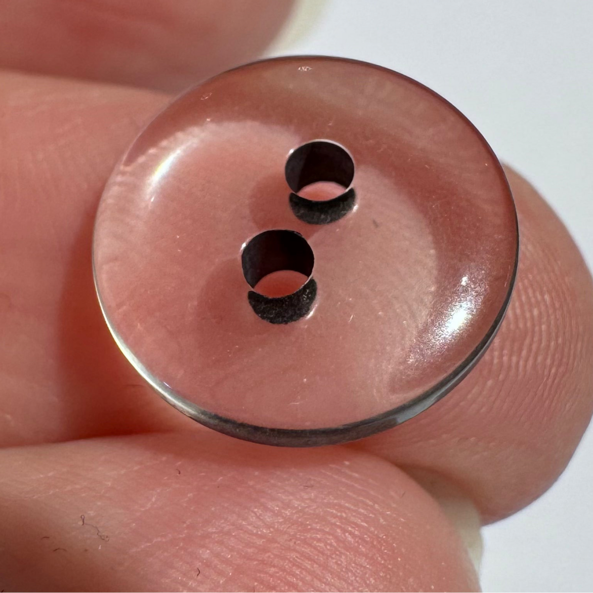 Clear with Black inside holes / 2 Hole / Polyester – Buttonmania