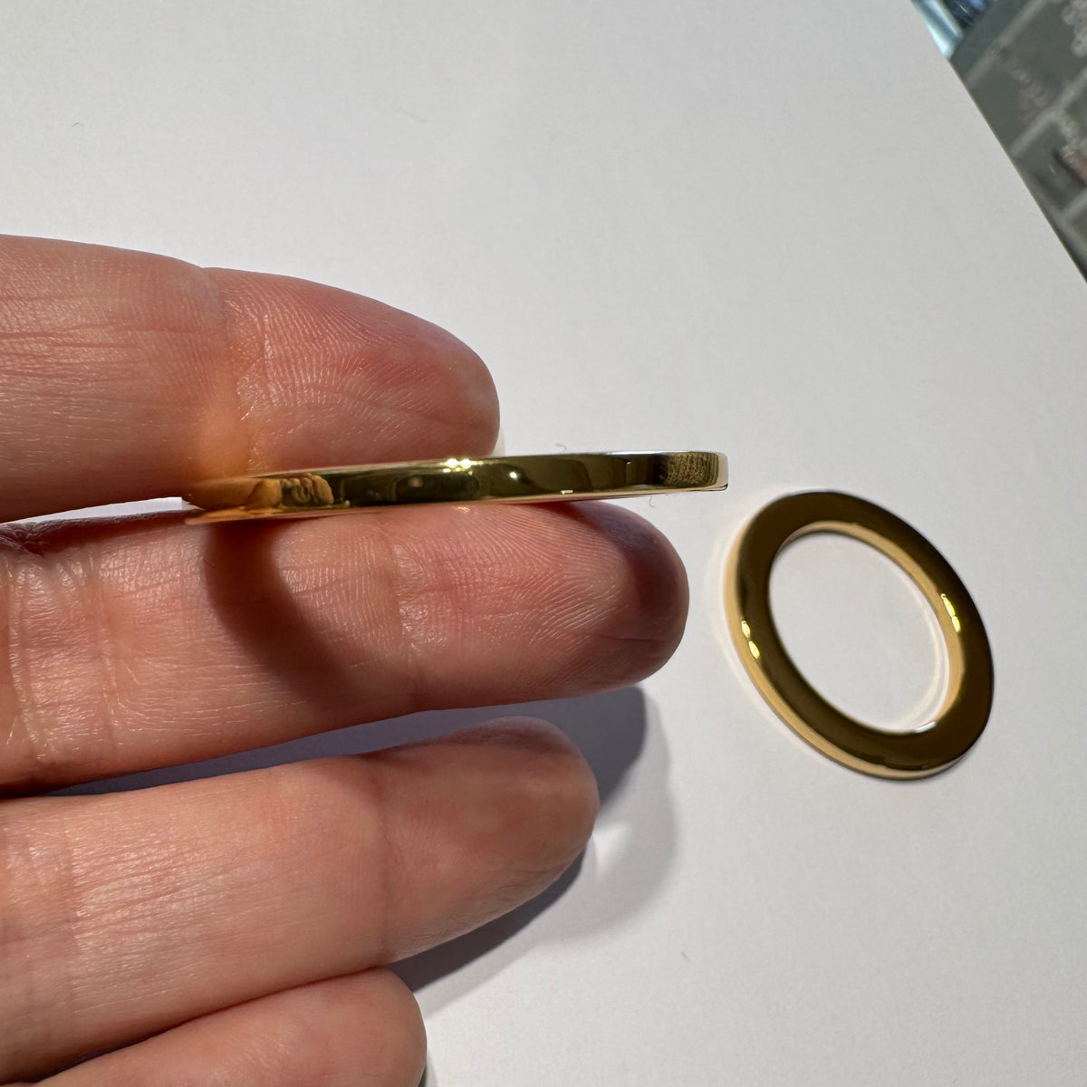 Gold Round Ring / Metal – Buttonmania
