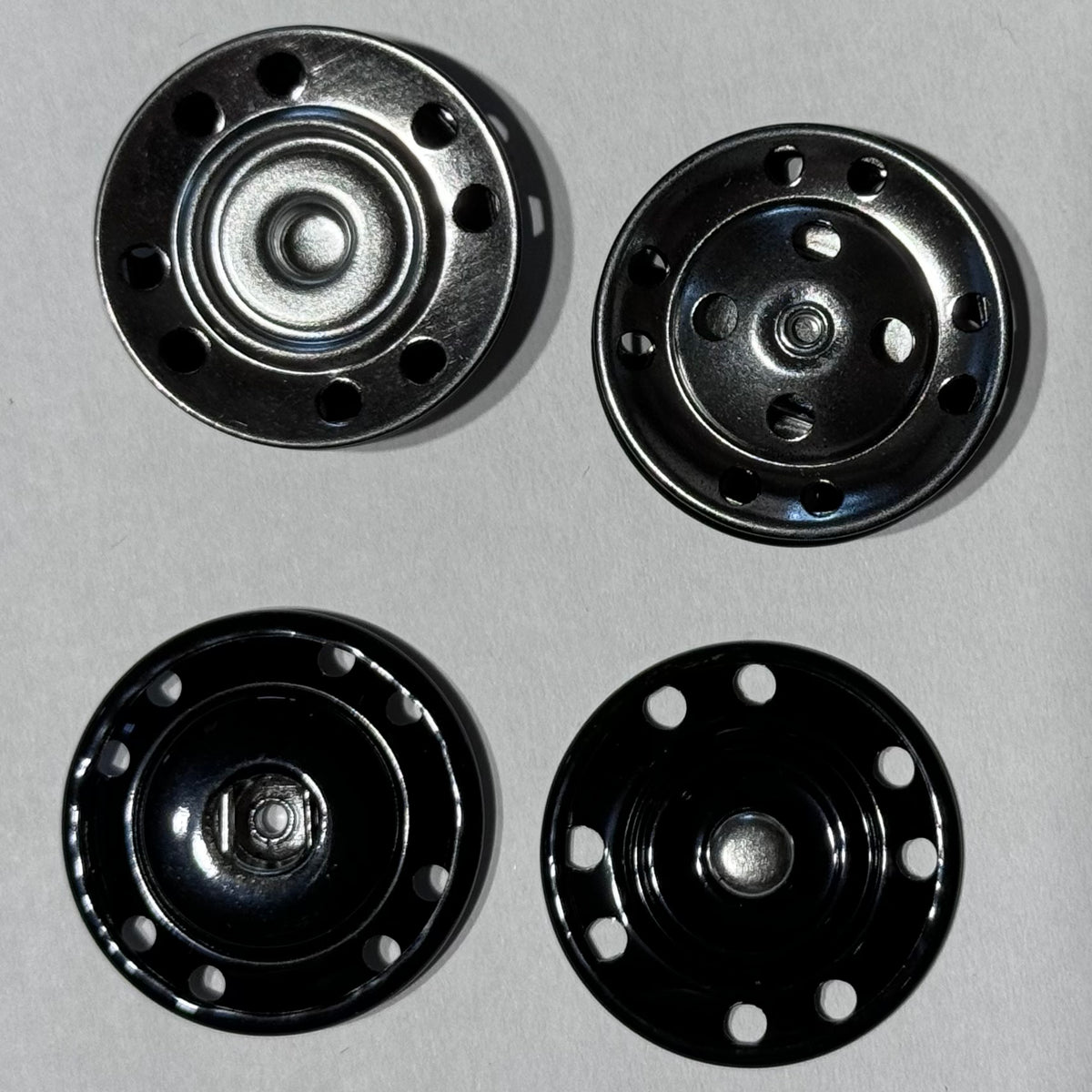 Black Snaps / Metal – Buttonmania