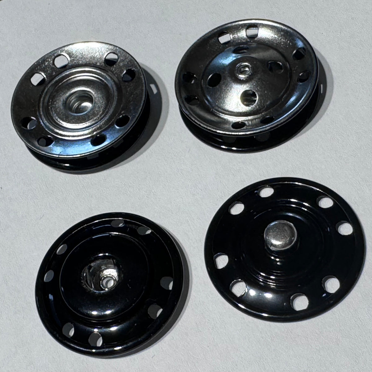 Black Snaps / Metal – Buttonmania