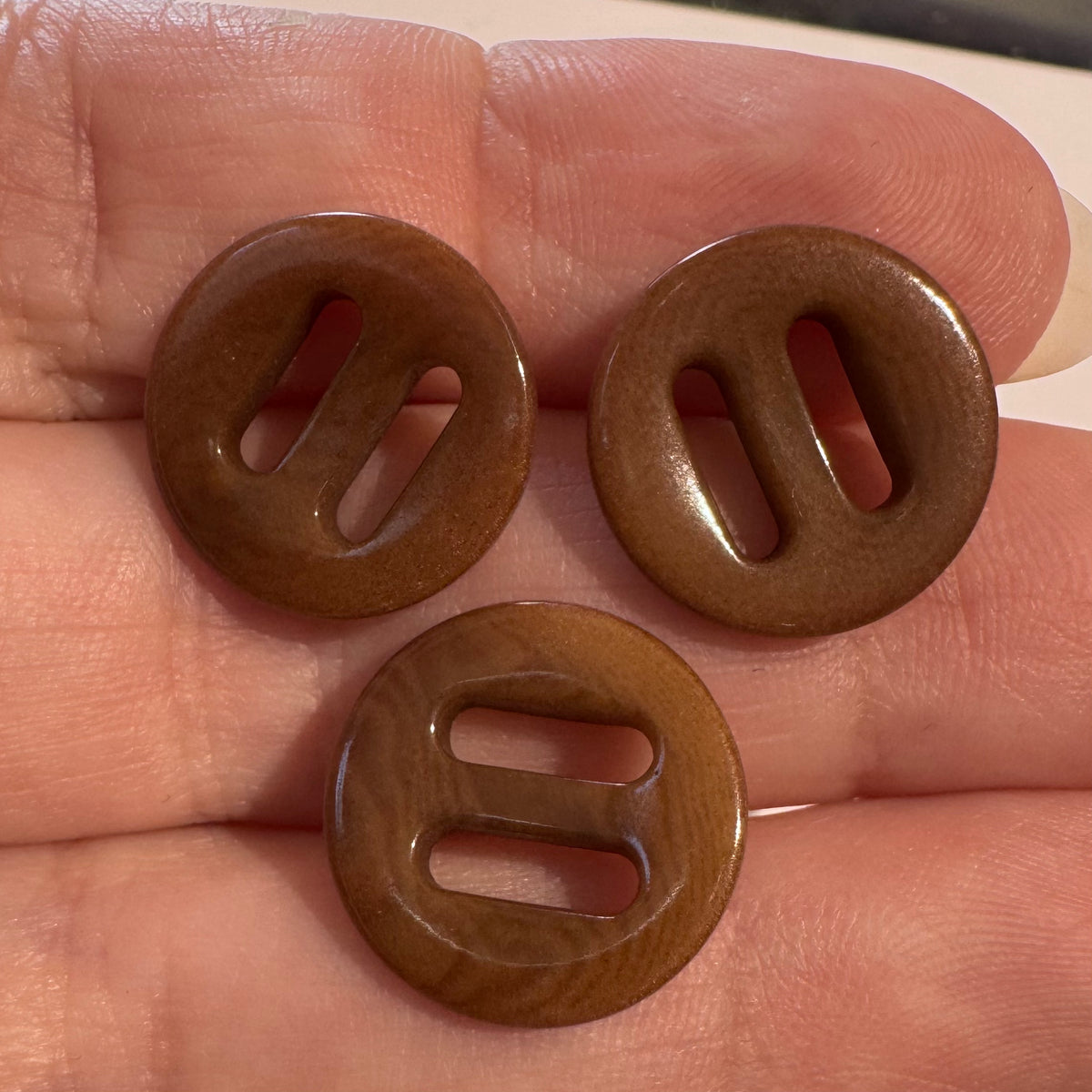 Button Black / Slit Holes / Matte – Buttonmania