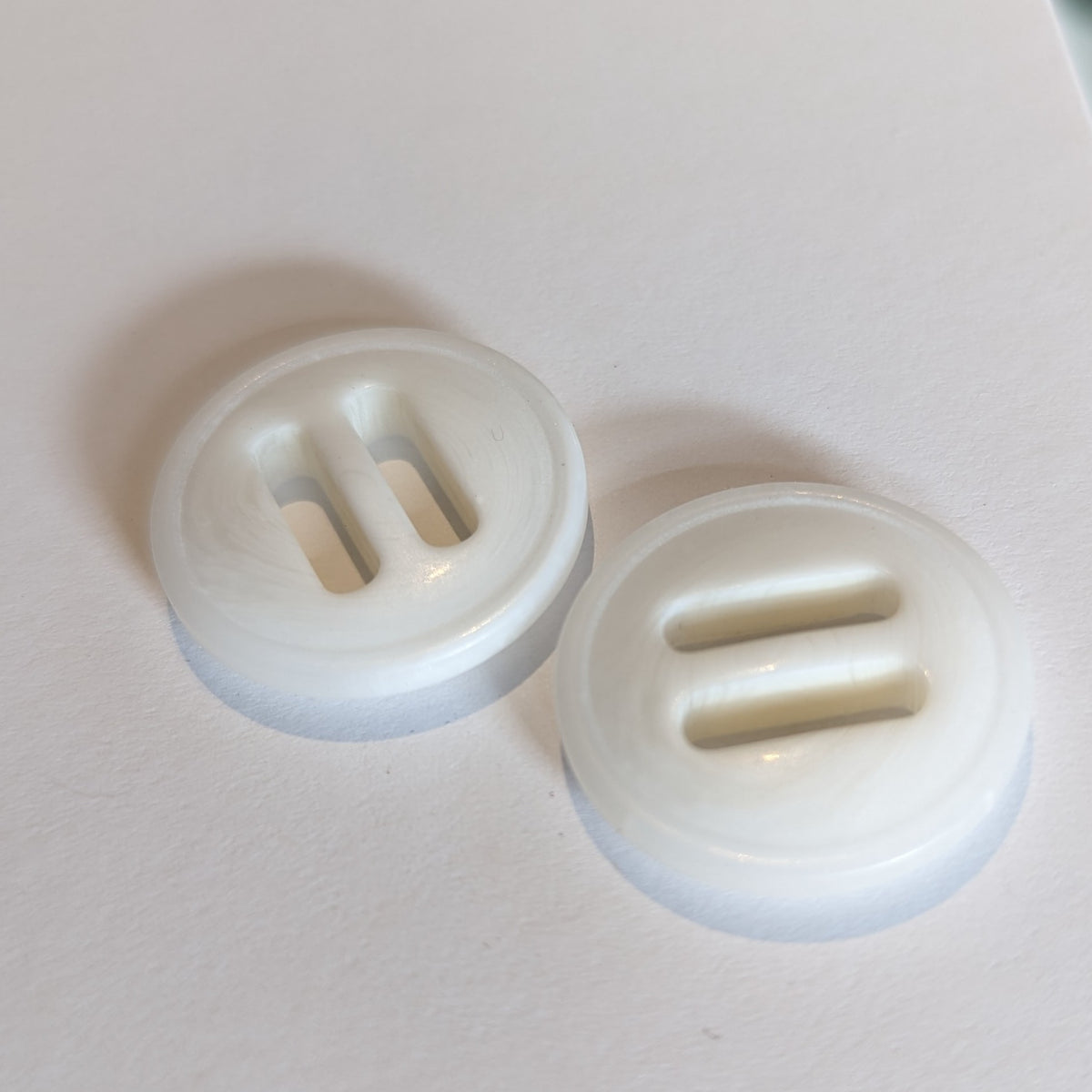 White Mottled Slot Button / Polyester – Buttonmania