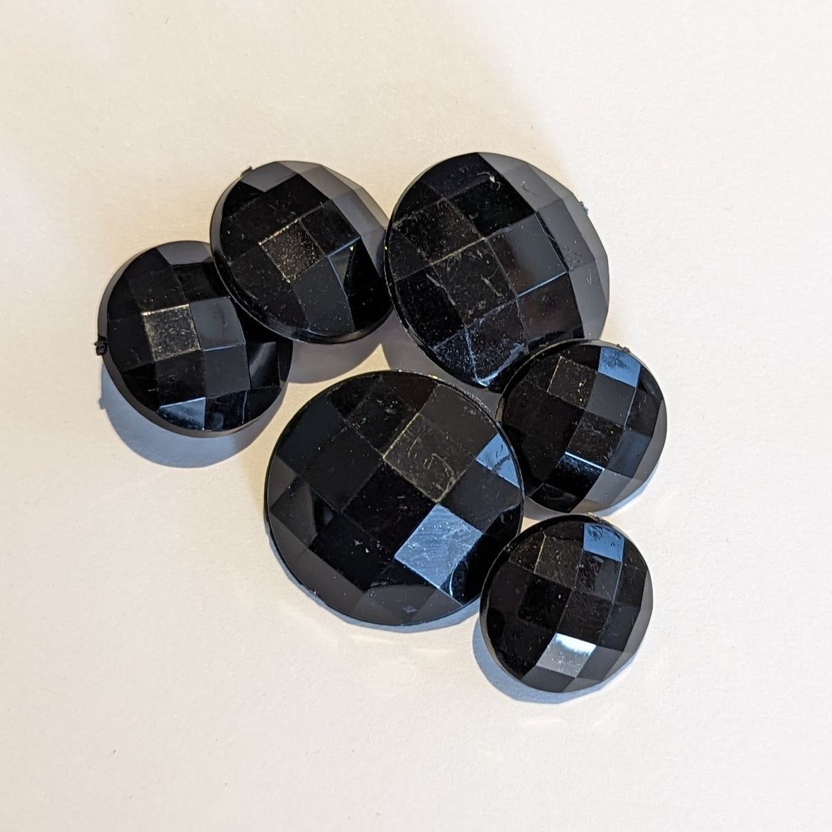 Black Faceted Dome / Shank / Polyester – Buttonmania