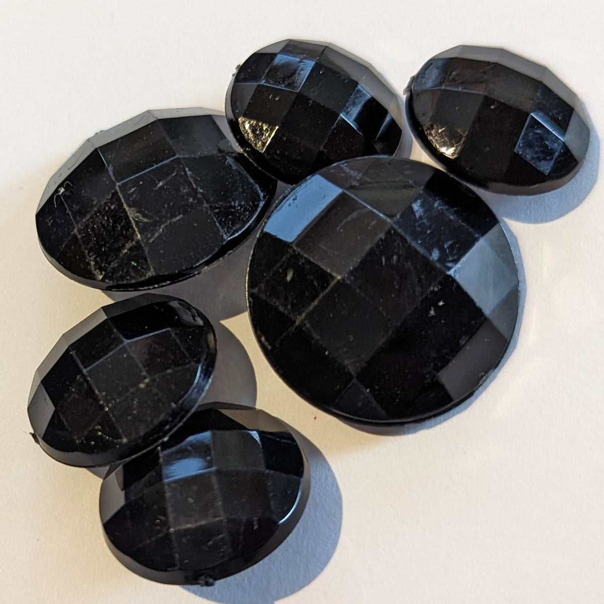 Black Faceted Dome / Shank / Polyester – Buttonmania