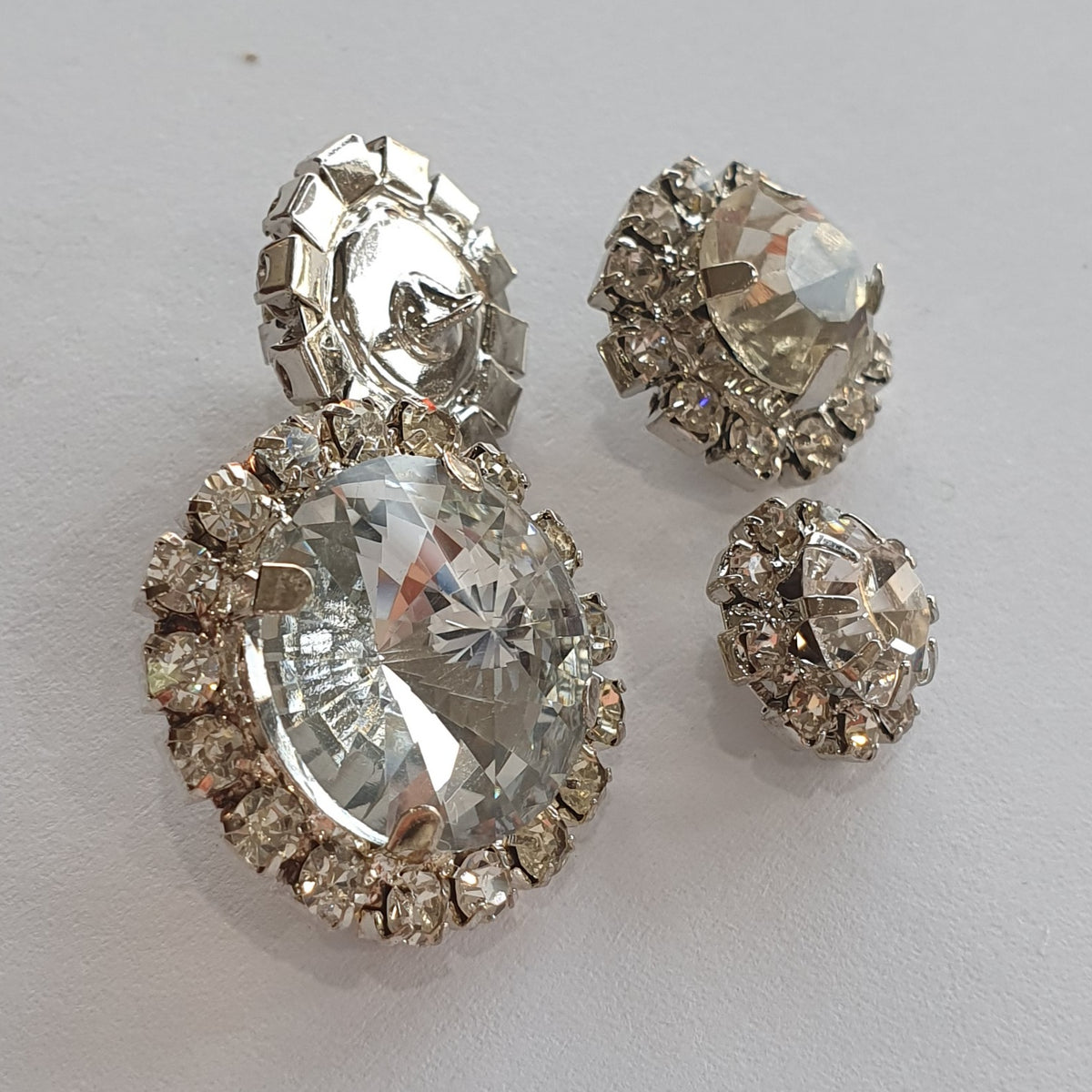 Large Diamante Centre with border - Shank – Buttonmania