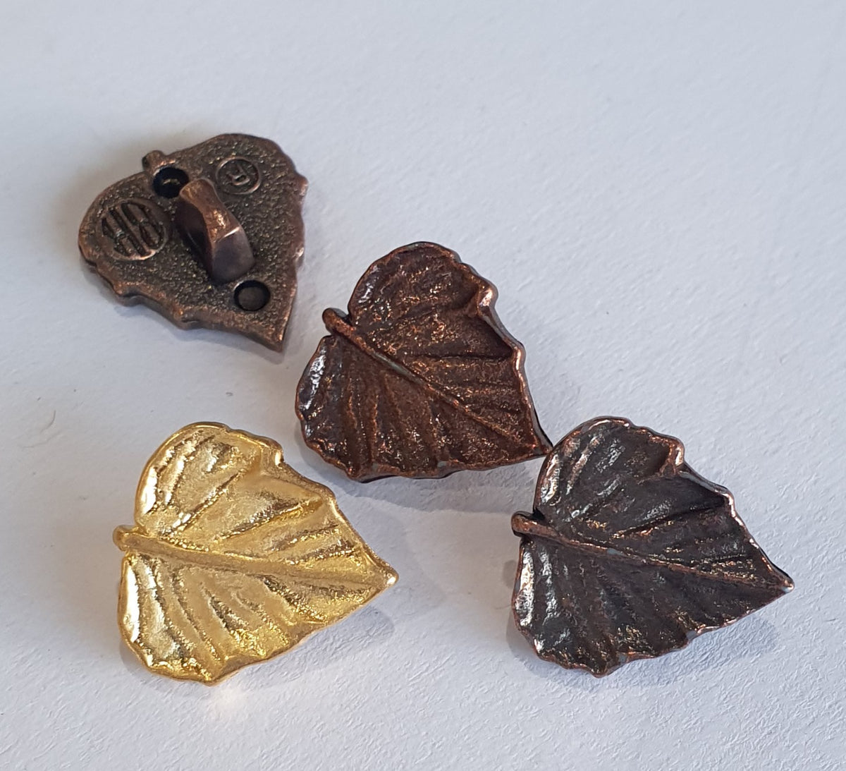 Gold Leaf / ABS Metal Coated / Shank – Buttonmania