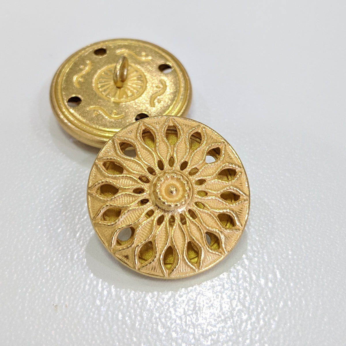 Gold / Cut outs / Matte – Buttonmania