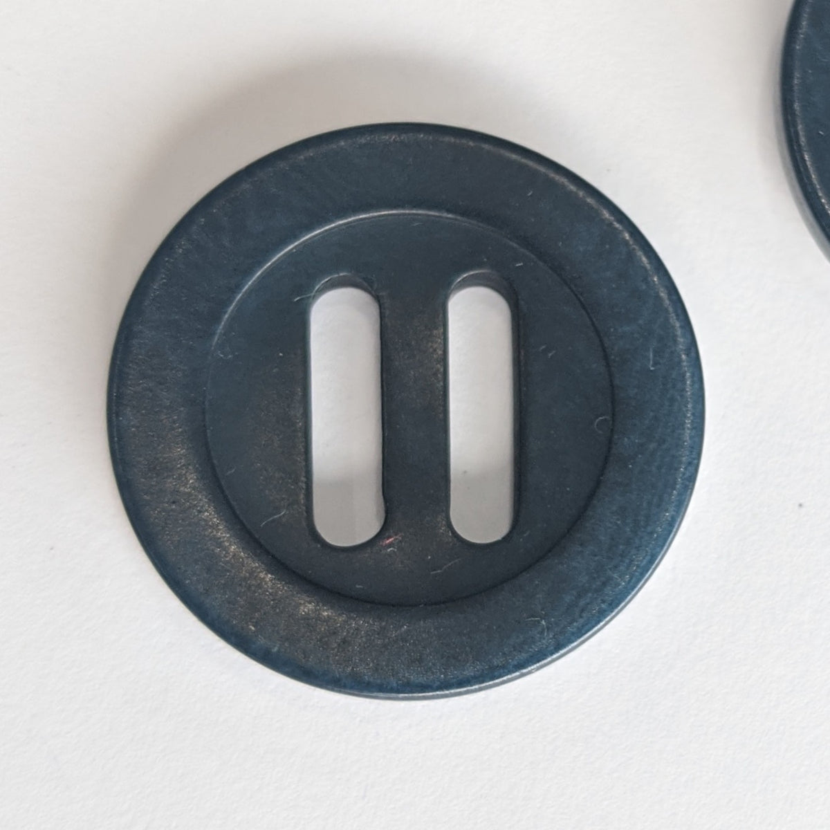 Button Black / Slit Holes / Matte – Buttonmania