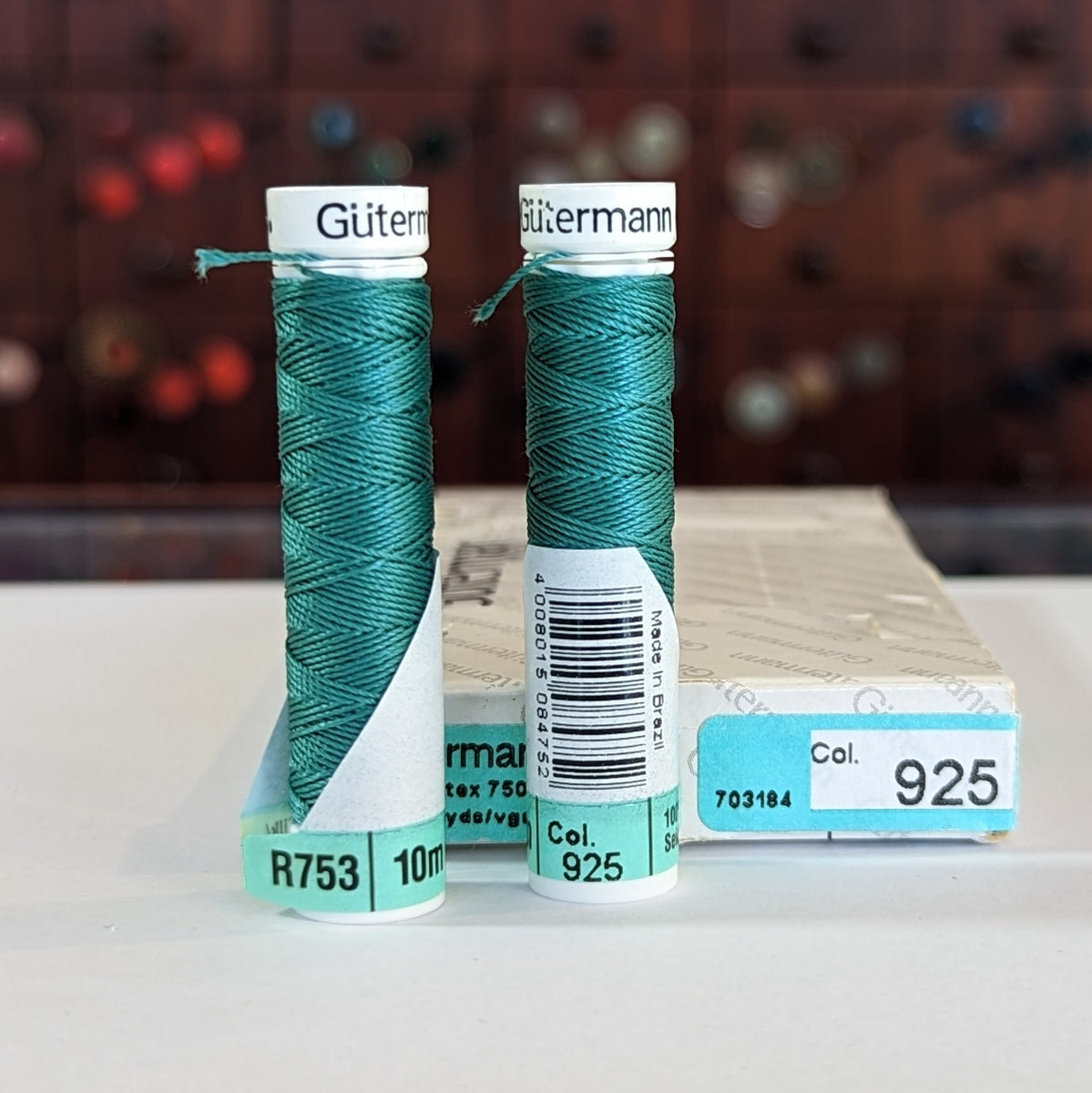 Jade #925 - Gutermann Buttonhole Silk Twist / 10m spool – Buttonmania