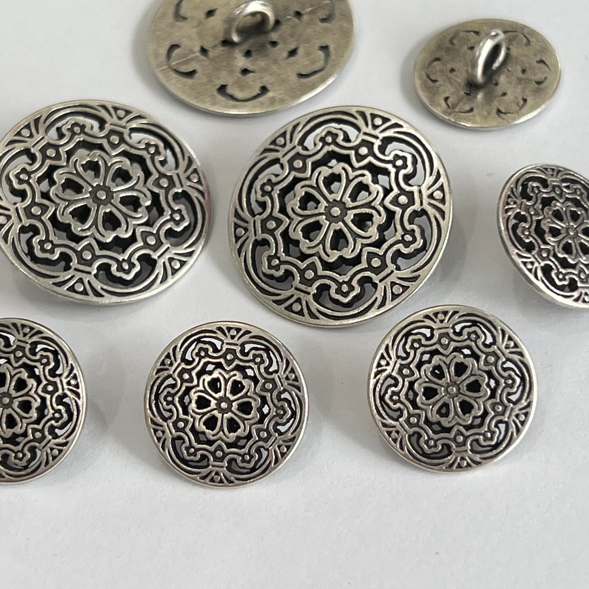 Silver Flower / Open Pattern / Shank / Metal – Buttonmania